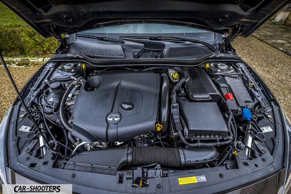 Infiniti Q30: Luxurious Behavior - Review